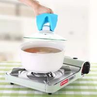 China Food Grade Silicone Oven Mitt Heat Resistant Mini Pot Holder for Baking Cooking Accessories for sale