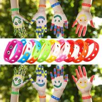 China Silicone Wristband for Education Baby Jewelry Pendant Fashion Style Wrist Toy Soft Rubber Kids Gift for sale