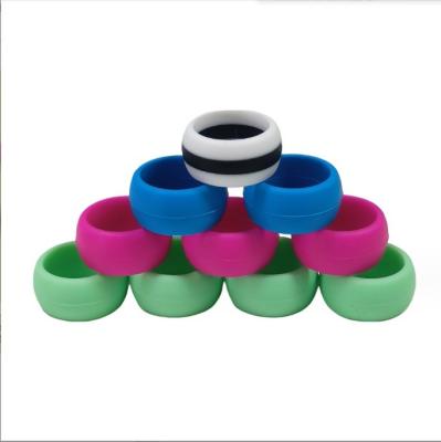 China 18mm Silicone Wedding Ring Suitable for Men and Women Colorful Design Food Grade Material for sale