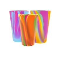 China Reusable Silicone Drinking Water Coffee Cup with Lids and Straws 600ml Volume Stocked for sale