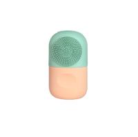 China Silicone Facial Cube Eyes Neck Skin Care Ice Roller For Face Sustainable Ice Cream Tools for sale