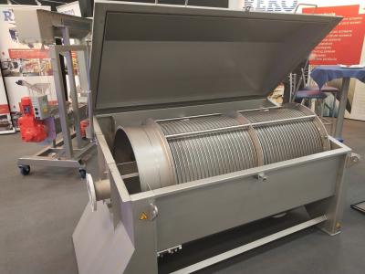 China Fine Debris Removal Equipment Drum Micro Filter Food Grade With Backwashing System for sale