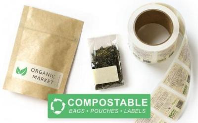 China Biodegradable Stand Up Pouch Resealable Snack Packaging 135microns Customizable for sale