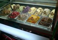 China 650L Commercial Ice Cream Display Freezer SS304/201 With Sliding Door for sale