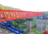 China Heavy Duty Launching Gantry Crane Outdoor A3 - A5 Working Duty 150 Ton Lifting Load for sale