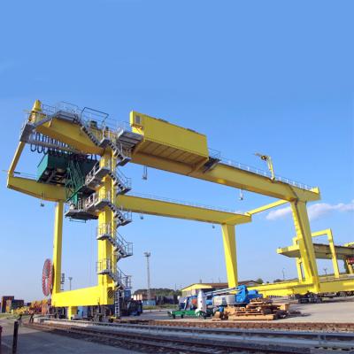 China Double Girder Gantry Pedestal Container Crane 20T Loading for sale