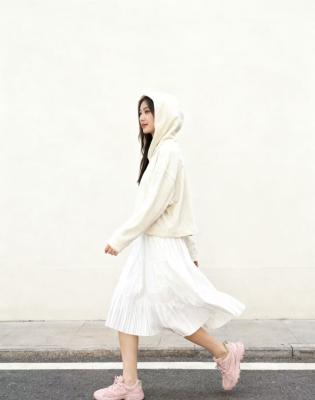 China Cozy White Ribbed Knit Cropped Hooded Sweatshirt - Trendy Oversized Fit for Casual Outings & Loungewear for sale