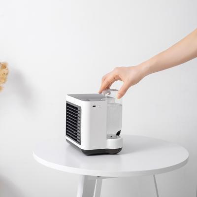 China Desk Cooling Mist Fan With LED Light Sprays 3 Wind Speeds Modes For Office Home for sale