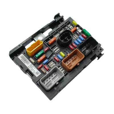 China 9807028780 R04 BSM R05 R20 Engine Fuse Box for Peugeot 307 308CC 308SW Citroen Brand New for sale