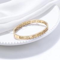 China Luxury Oval Bangle Bracelet Plaid Fashion Stainless Steel Bangles Personalized for sale