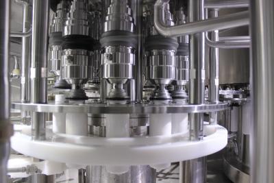 China 24000 bpm Aseptic Cold Filling Machine For Beverage Drinks for sale