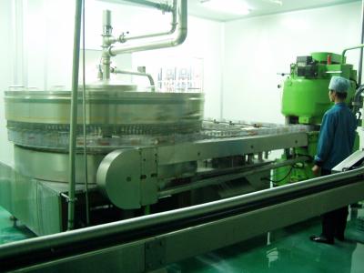 China Gravity Mechanical Valve SS316 Soda Can Filling Machine for sale