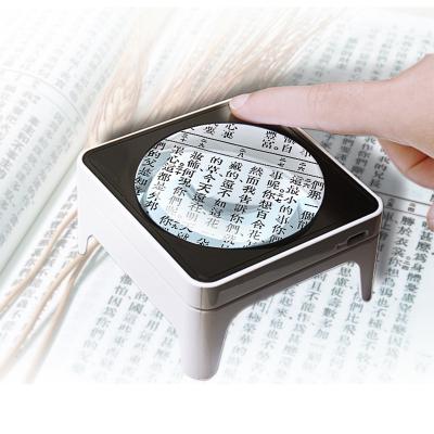 China Stylish K9 Lens LED Jewelry Magnifier Glass with Rechargeable Design and Adjustable Brightness for Desktop Use for sale