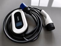 China 1 Phase ODM OEM 7kw 32A Type 2 AC Charging Electric Vehicle Charger Portable With APP for sale