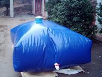 China 2000 Liter Tarpaulin Water Tank Collapsible PVC Big Capacity Square Shape Water Tank for sale