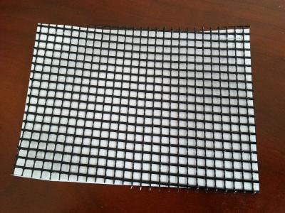 China Non Slip PVC Weld Mesh Fire Retardant Good Friction 4mm X 6mm Mesh Eye Size Plastic Coated Mesh for sale