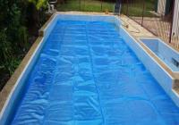 China Swimming Solar Pool Bubble Cover And Blanket Bubble Film Wrap PE Plastic Swimming Pool Cover Reel for sale