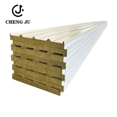 China PU PIR Sandwich Panel 950mm 1050mm Roof Panel Color Steel Insulated Building Material for sale