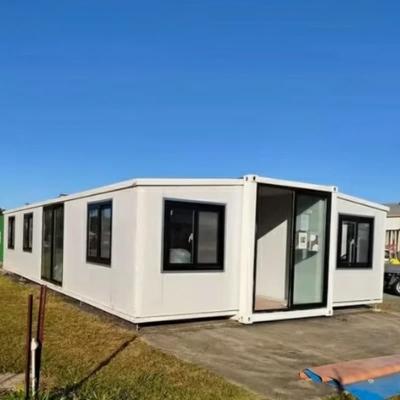 China Customized 40ft Expandable Container House 3 Bedrooms Prefab Mobile Home for sale
