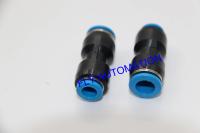 China GTIN4052568031428 Pneumatic Tube Fittings PBT Push In Connector QS-10-8 153039 for sale