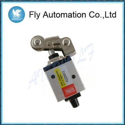 China Xq Series Mechanical Pneumatic Manual Valve Roller Lever 3/2 Way 1/8 Inch for sale