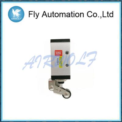 China Roller Lever Pneumatic Manual Valve Xq230612 3/2 Way Stainless Steel Material for sale