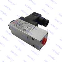 China 061B100666 061B100766 061B100866 DANFOSS Pressure Switch MBC5000/5100 for sale