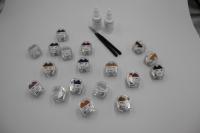 China Unique Smile Solutions Yucera 18-Color Ceramic Zirconia Staining Kit Natural Glow for Dental Lab Creations for sale
