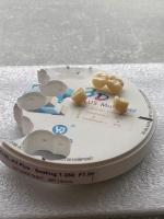 China 95mm CADCAM Zirkon Zahn Multilayer Zirconia Disc For Laboratorio Dental for sale