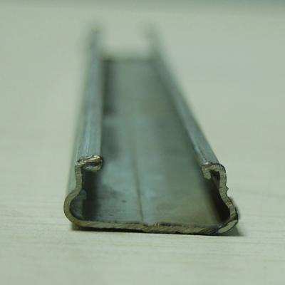 China Galvanized Steel Greenhouse Wiggle Wire Channel 1mm Thickness For Netting Fixing for sale