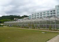 China UV Resistant, Temperature-Regulated PC Greenhouse With Large Ventilation Areas - Perfect For High Value Plants for sale