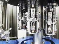 China CGF32-32-10 PET Bottle Filling Machine with 15,000 BPH Capacity and 6 kW Power Consumption for sale
