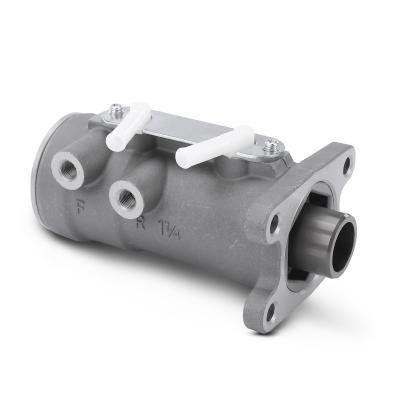 China Brake Master Cylinder for Chevrolet W3500 Tiltmaster GMC Isuzu NPR for sale