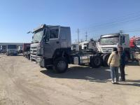 China Diesel Cargo Towing 10 Wheel Trailer Head Prime Mover Sinotruk HOWO 6X4 Tractor Truck for sale