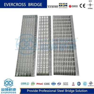 China Road Steel Grating 20-60mm Width with Hot-Dip Galvanized Surface for Structural Platforms and Drainage Systems for sale