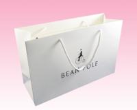 China custom white paper gift bags manufacturer with 300gsm art paper for sale