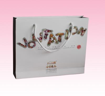 China custom wholesale cheap paper gift bags in bulk with handle suppliers for sale