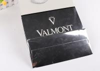 China Custom Printed Luxury Silver Paper Carrier Bags with Embossed Logo Suppliers for sale