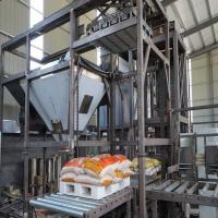 China Layer By Layer Automatic Bag Opening Machine 380V 3 Phase For PP Pellets for sale