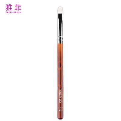 China F19 Single Eyeshadow Brush White Goat Hair Smudge Brush Wood Handle Customize 100% Checked for sale