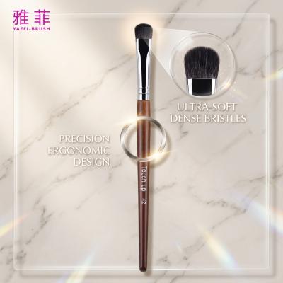China Luxury Smudge Eyeshadow Brush Premium Sable Hair Customizable Design Eye Makeup Applicator with Ergonomic Handle for sale