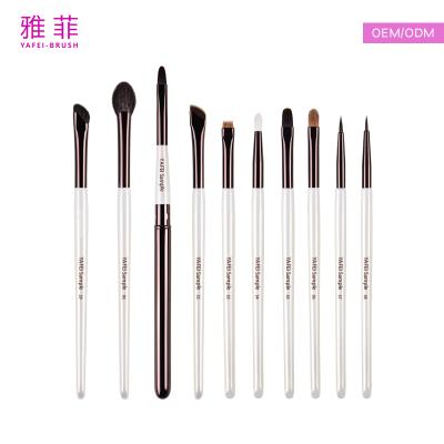 China Complete Makeup Brush Set Including Face Eye and Lip Brushes Ideal for Salon and Professional Makeup Application for sale