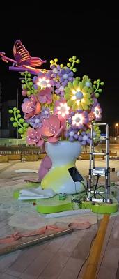 China Customizable Glowing Flower Sculptures for Public SpacesArtistic Installations: Custom flower bouquets, large-scale decor for plazas, shopping malls, supermarkets, parks, and scenic areas.Service: C for sale