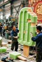 China Commercial Outdoor Decorations Fiberglass Cactus Sculpture Statue Resin Artwork Ornament for Shopping Malls and Street Art for sale
