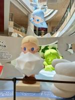 China Customized Size Fiberglass Sculpture for Indoor & Outdoor Use with Matte or Glossy Finish for sale