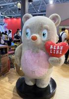 China Custom Fiberglass Sculpture with High-Quality Construction, Hand-Painted Finishes, and Plush Wrapping for Mall Exhibitions for sale