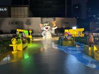 China Custom Weather-Resistant UV-Protected FRP Sculpture for Shopping Malls and Theme Parks for sale