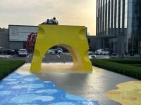 China Custom Weather-Resistant UV-Protected FRP Sculpture for Shopping Malls and Theme Parks for sale