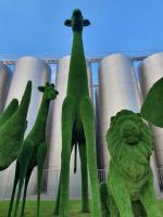 China Custom Fiberglass Animal Statue with Artificial Topiary Grass for Outdoor Garden Decoration for sale