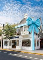 China Giant Light Blue Fiberglass Bowknot Sculpture for Commercial Decoration and Shop Facade for sale